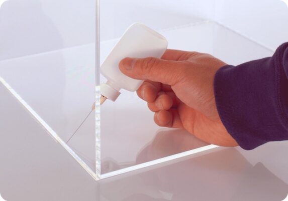 Comment Coller Du Plexiglas : Guide Des Meilleures Méthodes