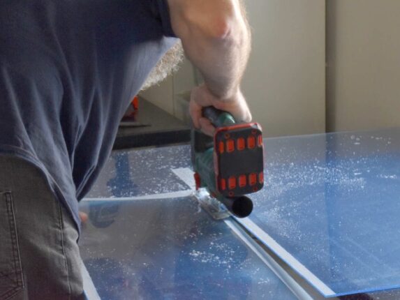 Comment Couper Du Plexiglass: Astuces infaillibles et résultats parfaits